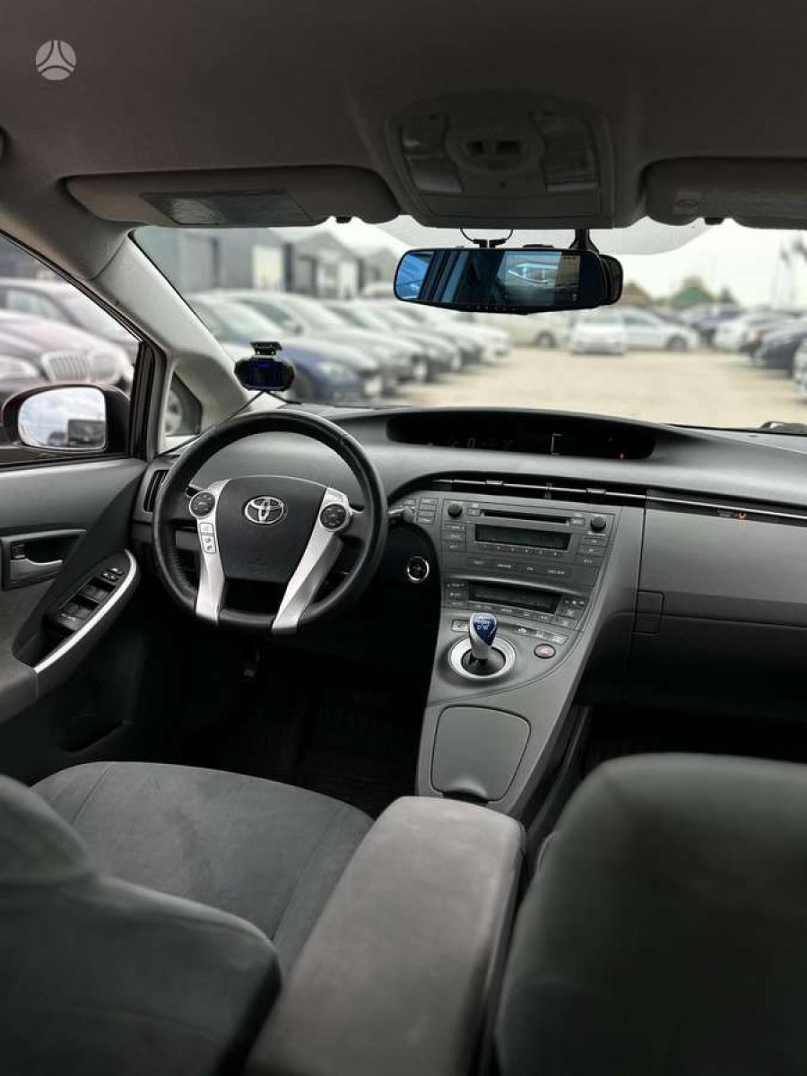 Красный Тойота Приус 2010 в Каунас, объемом двигателя 1.80 л и пробегом 254 тыс. км за 6350 €, фото 24 на AUTOMOTO.COM.LV
