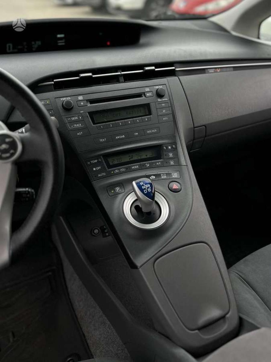 Красный Тойота Приус 2010 в Каунас, объемом двигателя 1.80 л и пробегом 254 тыс. км за 6350 €, фото 25 на AUTOMOTO.COM.LV