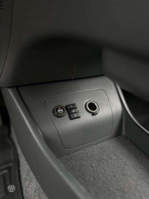 Красный Тойота Приус 2010 в Каунас, объемом двигателя 1.80 л и пробегом 254 тыс. км за 6350 €, фото 26 на AUTOMOTO.COM.LV