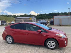 Red Toyota Prius 2010 in Vilnius, with an engine capacity of 1.80 L and mileage of 201 thousand km for 6800 €, photo 8 on AUTOMOTO.COM.LV
