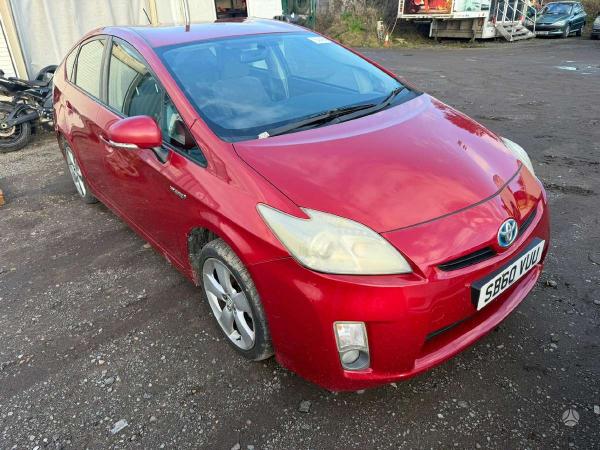 Sarkans Toyota Prius 2011 Jonava, ar dzinēja tilpumu 1.80 L un nobraukumu 270 tūkst. km par 2699 €, foto 3 vietnē AUTOMOTO.COM.LV