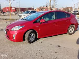 Red Toyota Prius 2011 in Klaipeda, with an engine capacity of 1.80 L and mileage of 411 thousand km for 3850 €, photo 3 on AUTOMOTO.COM.LV
