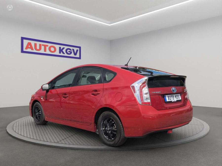 Sarkans Toyota Prius 2012 Klaipėda, ar dzinēja tilpumu 1.80 L un nobraukumu 297 tūkst. km par 7999 €, foto 4 vietnē AUTOMOTO.COM.LV