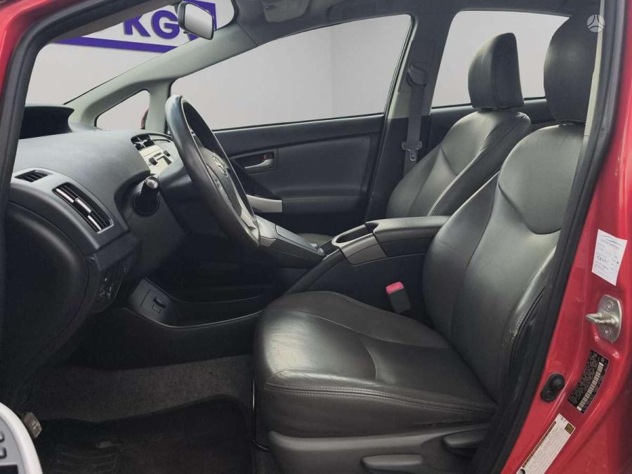 Sarkans Toyota Prius 2012 Klaipėda, ar dzinēja tilpumu 1.80 L un nobraukumu 297 tūkst. km par 7999 €, foto 14 vietnē AUTOMOTO.COM.LV