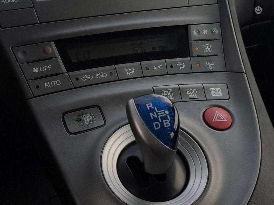Sarkans Toyota Prius 2012 Klaipėda, ar dzinēja tilpumu 1.80 L un nobraukumu 297 tūkst. km par 7999 €, foto 17 vietnē AUTOMOTO.COM.LV