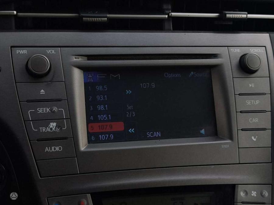 Sarkans Toyota Prius 2012 Klaipėda, ar dzinēja tilpumu 1.80 L un nobraukumu 297 tūkst. km par 7999 €, foto 18 vietnē AUTOMOTO.COM.LV
