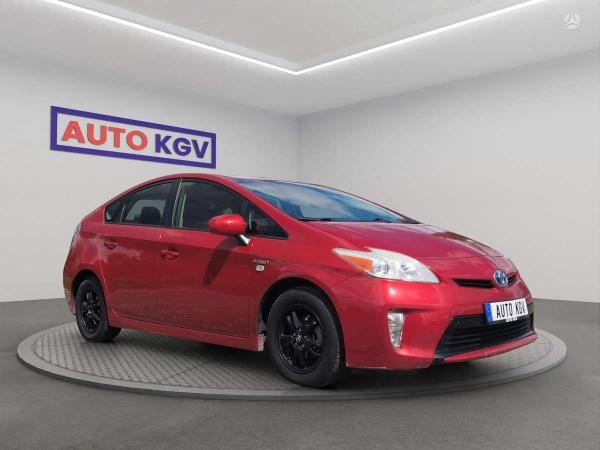 Red Toyota Prius 2012 in Klaipeda, with an engine capacity of 1.80 L and mileage of 297 thousand km for 7999 €, photo 7 on AUTOMOTO.COM.LV