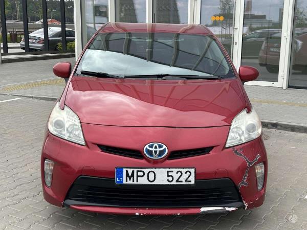 Sarkans Toyota Prius 2013 Viļņa, ar dzinēja tilpumu 1.80 L un nobraukumu 339 tūkst. km par 5100 €, foto 2 vietnē AUTOMOTO.COM.LV