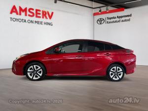 Красный Тойота Приус 2016 в Таллин, объемом двигателя 1.80 л и пробегом 182 тыс. км за 11990 €, фото 4 на AUTOMOTO.COM.LV