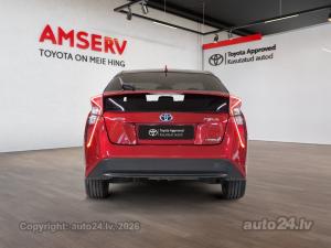 Красный Тойота Приус 2016 в Таллин, объемом двигателя 1.80 л и пробегом 182 тыс. км за 11990 €, фото 5 на AUTOMOTO.COM.LV