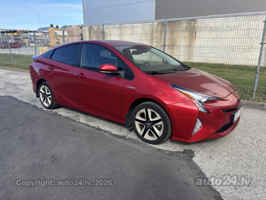 Sarkans Toyota Prius 2016 Tallina, ar dzinēja tilpumu 1.80 L un nobraukumu 184 tūkst. km par 11500 €, foto 1 vietnē AUTOMOTO.COM.LV