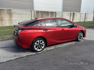 Sarkans Toyota Prius 2016 Tallina, ar dzinēja tilpumu 1.80 L un nobraukumu 184 tūkst. km par 11500 €, foto 3 vietnē AUTOMOTO.COM.LV