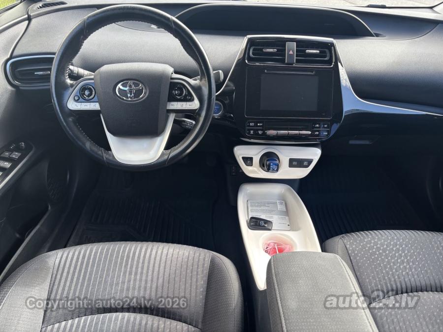 Sarkans Toyota Prius 2016 Tallina, ar dzinēja tilpumu 1.80 L un nobraukumu 184 tūkst. km par 11500 €, foto 6 vietnē AUTOMOTO.COM.LV