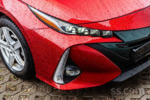 Red Toyota Prius 2017 in Riga, with an engine capacity of 1.80 L and mileage of 80 thousand km for 17500 €, photo 12 on AUTOMOTO.COM.LV