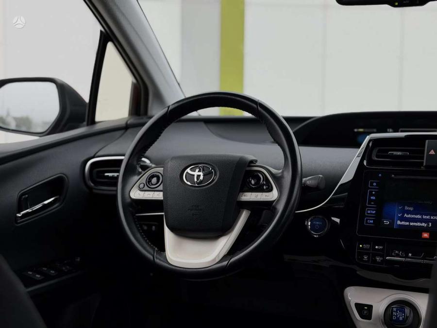 Красный Тойота Приус 2017 в Таураге, объемом двигателя 1.80 л и пробегом 263 тыс. км за 11800 €, фото 45 на AUTOMOTO.COM.LV