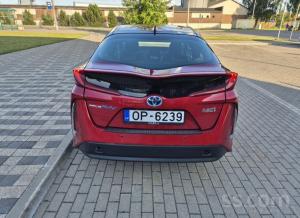 Красный Тойота Приус 2018 в Рига, объемом двигателя 1.80 л и пробегом 139 тыс. км за 14300 €, фото 4 на AUTOMOTO.COM.LV