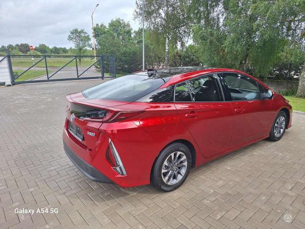 Sarkans Toyota Prius 2018 Kauņa, ar dzinēja tilpumu 1.80 L un nobraukumu 148 tūkst. km par 14850 €, foto 7 vietnē AUTOMOTO.COM.LV