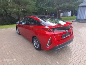 Red Toyota Prius 2018 in Kaunas, with an engine capacity of 1.80 L and mileage of 148 thousand km for 14850 €, photo 8 on AUTOMOTO.COM.LV