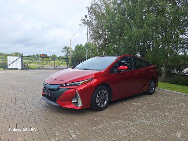 Sarkans Toyota Prius 2018 Kauņa, ar dzinēja tilpumu 1.80 L un nobraukumu 148 tūkst. km par 14850 €, foto 10 vietnē AUTOMOTO.COM.LV