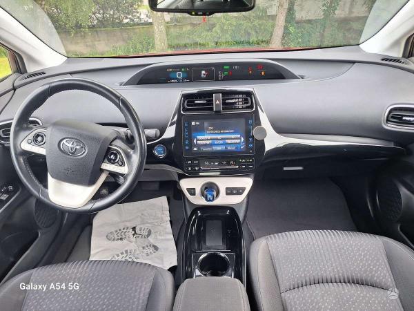 Sarkans Toyota Prius 2018 Kauņa, ar dzinēja tilpumu 1.80 L un nobraukumu 148 tūkst. km par 14850 €, foto 11 vietnē AUTOMOTO.COM.LV