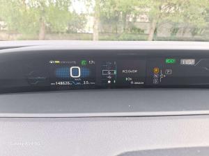 Red Toyota Prius 2018 in Kaunas, with an engine capacity of 1.80 L and mileage of 148 thousand km for 14850 €, photo 16 on AUTOMOTO.COM.LV