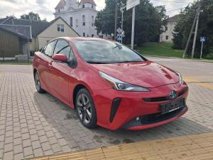 Red Toyota Prius 2019 in Raseiniai, with an engine capacity of 1.80 L and mileage of 185 thousand km for 14900 €, photo  on AUTOMOTO.COM.LV