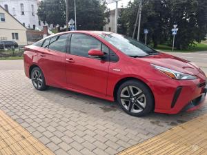 Red Toyota Prius 2019 in Raseiniai, with an engine capacity of 1.80 L and mileage of 185 thousand km for 14900 €, photo 10 on AUTOMOTO.COM.LV
