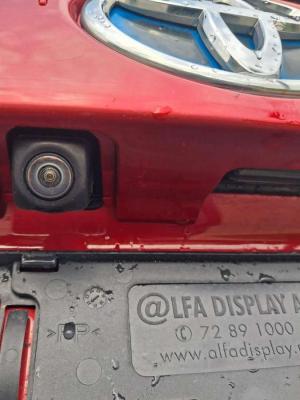 Red Toyota Prius 2019 in Raseiniai, with an engine capacity of 1.80 L and mileage of 185 thousand km for 14900 €, photo 14 on AUTOMOTO.COM.LV