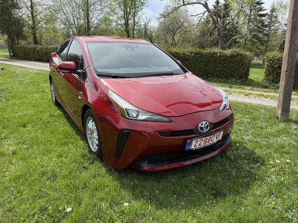 Красный Тойота Приус 2021 в Паневежис, объемом двигателя 1.80 л и пробегом 212 тыс. км за 12400 €, фото 5 на AUTOMOTO.COM.LV