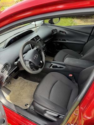 Red Toyota Prius 2021 in Panevezys, with an engine capacity of 1.80 L and mileage of 212 thousand km for 12400 €, photo 8 on AUTOMOTO.COM.LV