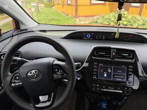 Red Toyota Prius 2021 in Panevezys, with an engine capacity of 1.80 L and mileage of 212 thousand km for 12400 €, photo 13 on AUTOMOTO.COM.LV