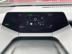 Sarkans Toyota Prius 2025 Rīga, ar dzinēja tilpumu 2.00 L un nobraukumu 14 tūkst. km par 36990 €, foto 14 vietnē AUTOMOTO.COM.LV