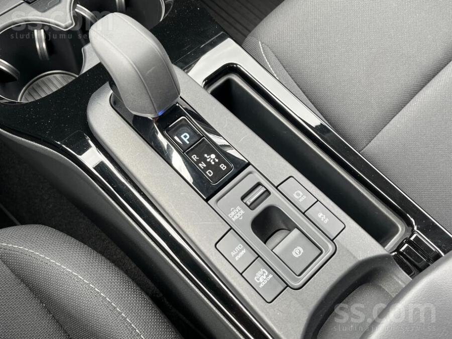 Sarkans Toyota Prius 2025 Rīga, ar dzinēja tilpumu 2.00 L un nobraukumu 14 tūkst. km par 36990 €, foto 17 vietnē AUTOMOTO.COM.LV