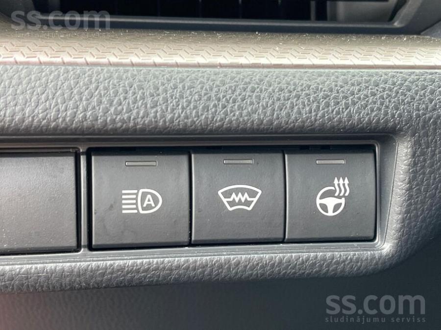 Sarkans Toyota Prius 2025 Rīga, ar dzinēja tilpumu 2.00 L un nobraukumu 14 tūkst. km par 36990 €, foto 22 vietnē AUTOMOTO.COM.LV