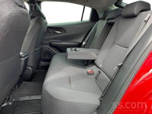 Sarkans Toyota Prius 2025 Rīga, ar dzinēja tilpumu 2.00 L un nobraukumu 14 tūkst. km par 36990 €, foto 25 vietnē AUTOMOTO.COM.LV