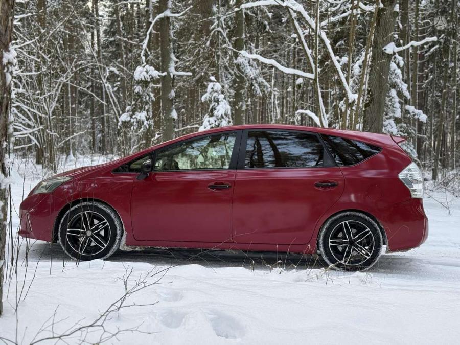 Sarkans Toyota Prius 2012 Kauņa, ar dzinēja tilpumu 1.80 L un nobraukumu 466 tūkst. km par 7550 €, foto 4 vietnē AUTOMOTO.COM.LV