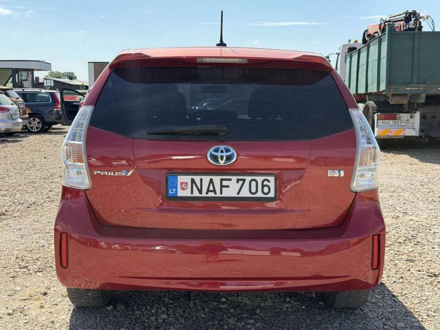 Sarkans Toyota Prius 2013 Šauļi, ar dzinēja tilpumu 1.80 L un nobraukumu 228 tūkst. km par 8500 €, foto 7 vietnē AUTOMOTO.COM.LV