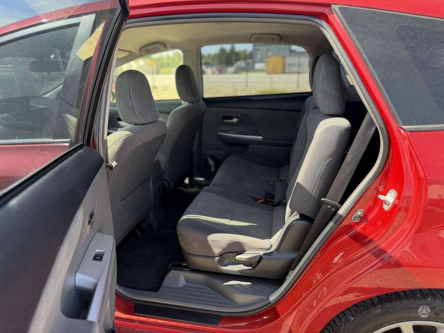 Sarkans Toyota Prius 2013 Šauļi, ar dzinēja tilpumu 1.80 L un nobraukumu 228 tūkst. km par 8500 €, foto 11 vietnē AUTOMOTO.COM.LV
