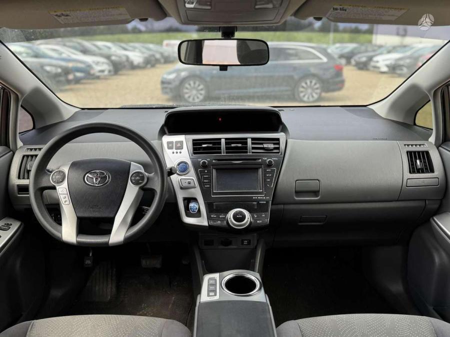 Sarkans Toyota Prius 2013 Šauļi, ar dzinēja tilpumu 1.80 L un nobraukumu 228 tūkst. km par 8500 €, foto 13 vietnē AUTOMOTO.COM.LV