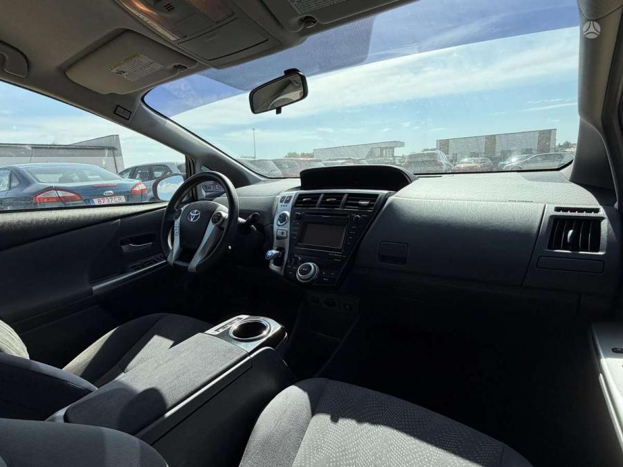 Sarkans Toyota Prius 2013 Šauļi, ar dzinēja tilpumu 1.80 L un nobraukumu 228 tūkst. km par 8500 €, foto 14 vietnē AUTOMOTO.COM.LV