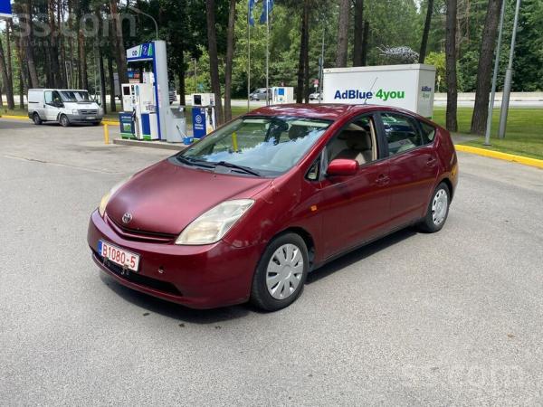 Red Toyota Prius 2004 in Riga, with an engine capacity of 1.50 L and mileage of 0 thousand km for 1199 €, photo 1 on AUTOMOTO.COM.LV
