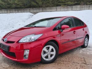 Red Toyota Prius 2010 in Vilnius, with an engine capacity of 1.80 L and mileage of 181 thousand km for 7950 €, photo  on AUTOMOTO.COM.LV