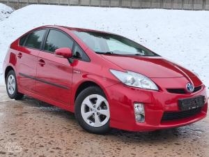 Red Toyota Prius 2010 in Vilnius, with an engine capacity of 1.80 L and mileage of 181 thousand km for 7950 €, photo 20 on AUTOMOTO.COM.LV