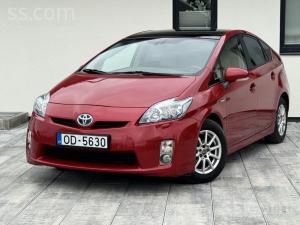 Red Toyota Prius 2012 in Jelgava, with an engine capacity of 1.80 L and mileage of 244 thousand km for 7800 €, photo 2 on AUTOMOTO.COM.LV