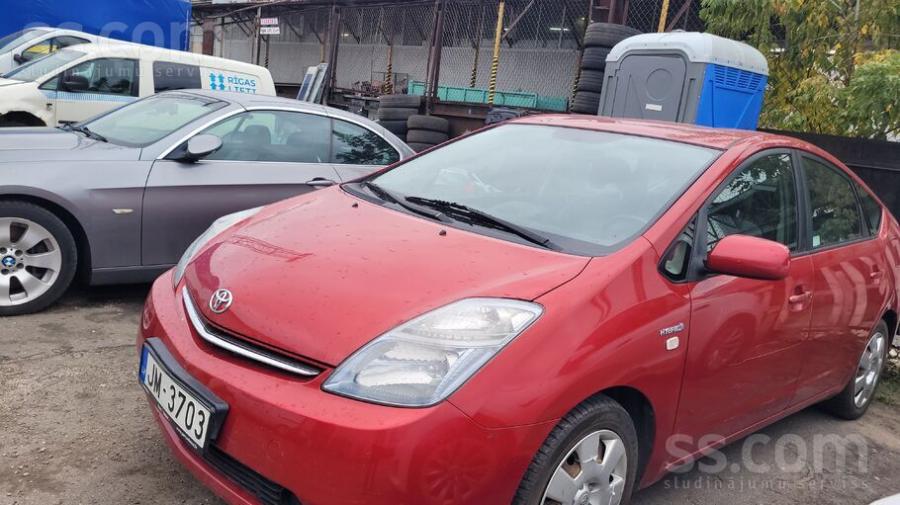 Sarkans Toyota Prius 2006 Rīga, ar dzinēja tilpumu 1.50 L un nobraukumu 0 tūkst. km par 1500 €, foto 1 vietnē AUTOMOTO.COM.LV