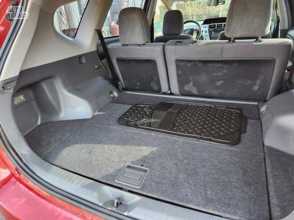 Red Toyota Prius 2013 in Siauliai, with an engine capacity of 1.80 L and mileage of 228 thousand km for 8500 €, photo 8 on AUTOMOTO.COM.LV