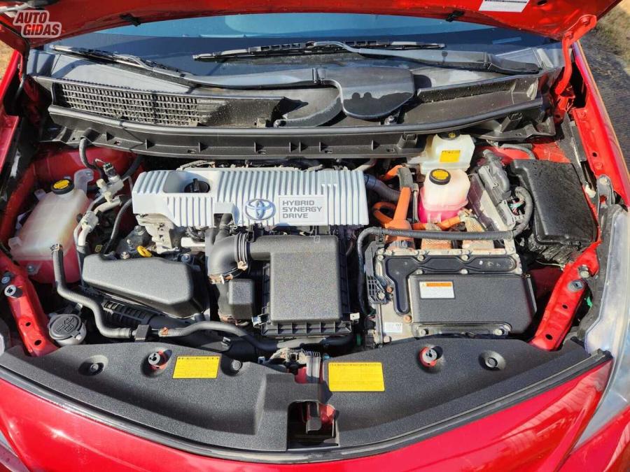 Red Toyota Prius 2013 in Siauliai, with an engine capacity of 1.80 L and mileage of 228 thousand km for 8500 €, photo 10 on AUTOMOTO.COM.LV