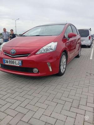 Красный Тойота Приус 2014 в Таураге, объемом двигателя 1.80 л и пробегом 243 тыс. км за 9200 €, фото  на AUTOMOTO.COM.LV