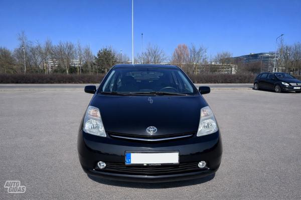 Toyota Prius 2006 Viļņa, ar dzinēja tilpumu 1.50 L un nobraukumu 297 tūkst. km par 3300 €, foto 5 vietnē AUTOMOTO.COM.LV