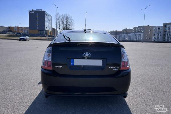 Toyota Prius 2006 Viļņa, ar dzinēja tilpumu 1.50 L un nobraukumu 297 tūkst. km par 3300 €, foto 6 vietnē AUTOMOTO.COM.LV